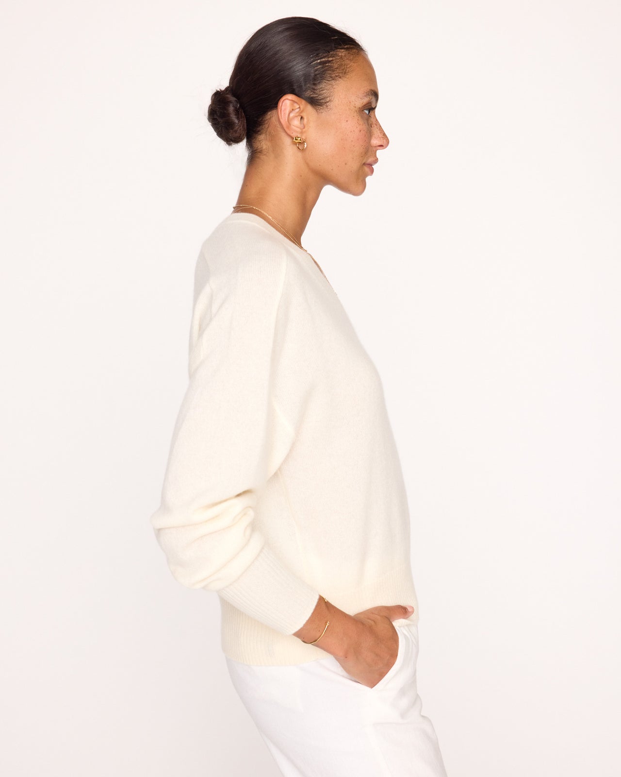 Women's Leia Vee Sweater in Almond
